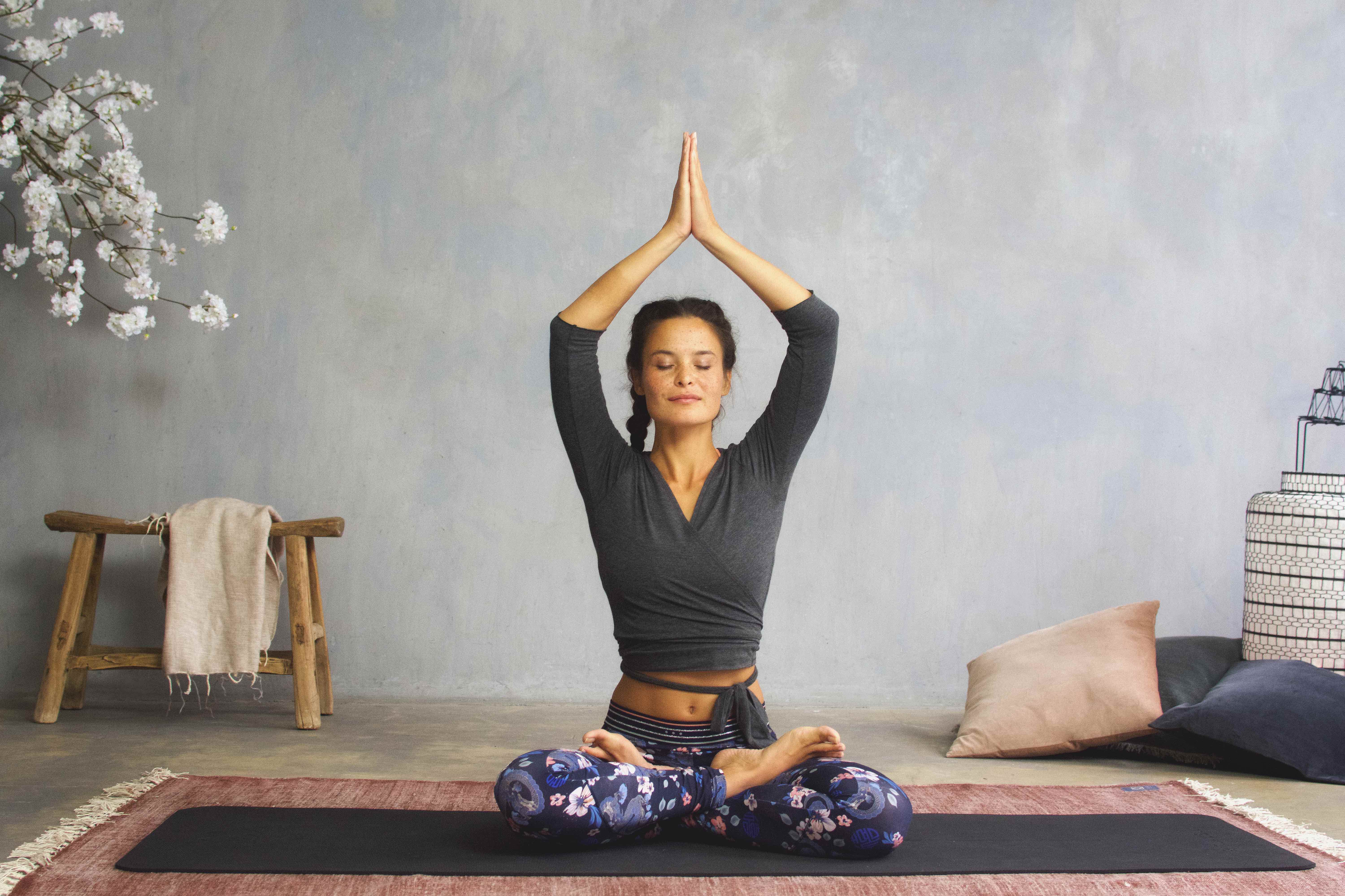 A beginner’s guide to the Lotus pose | Rituals Singapore